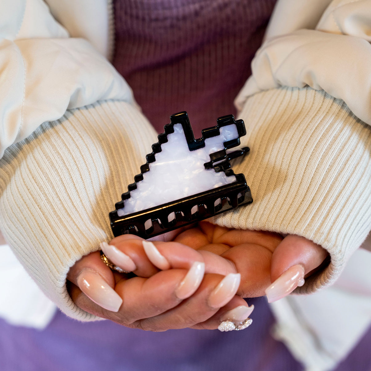 Open media 4 in modal