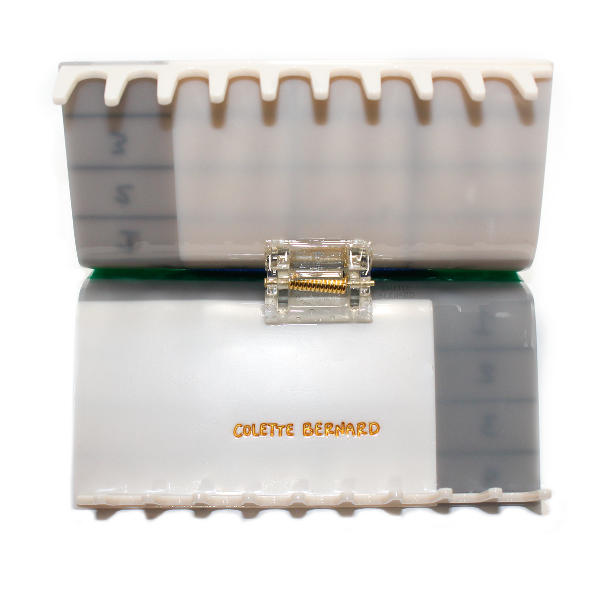 Open media 6 in modal